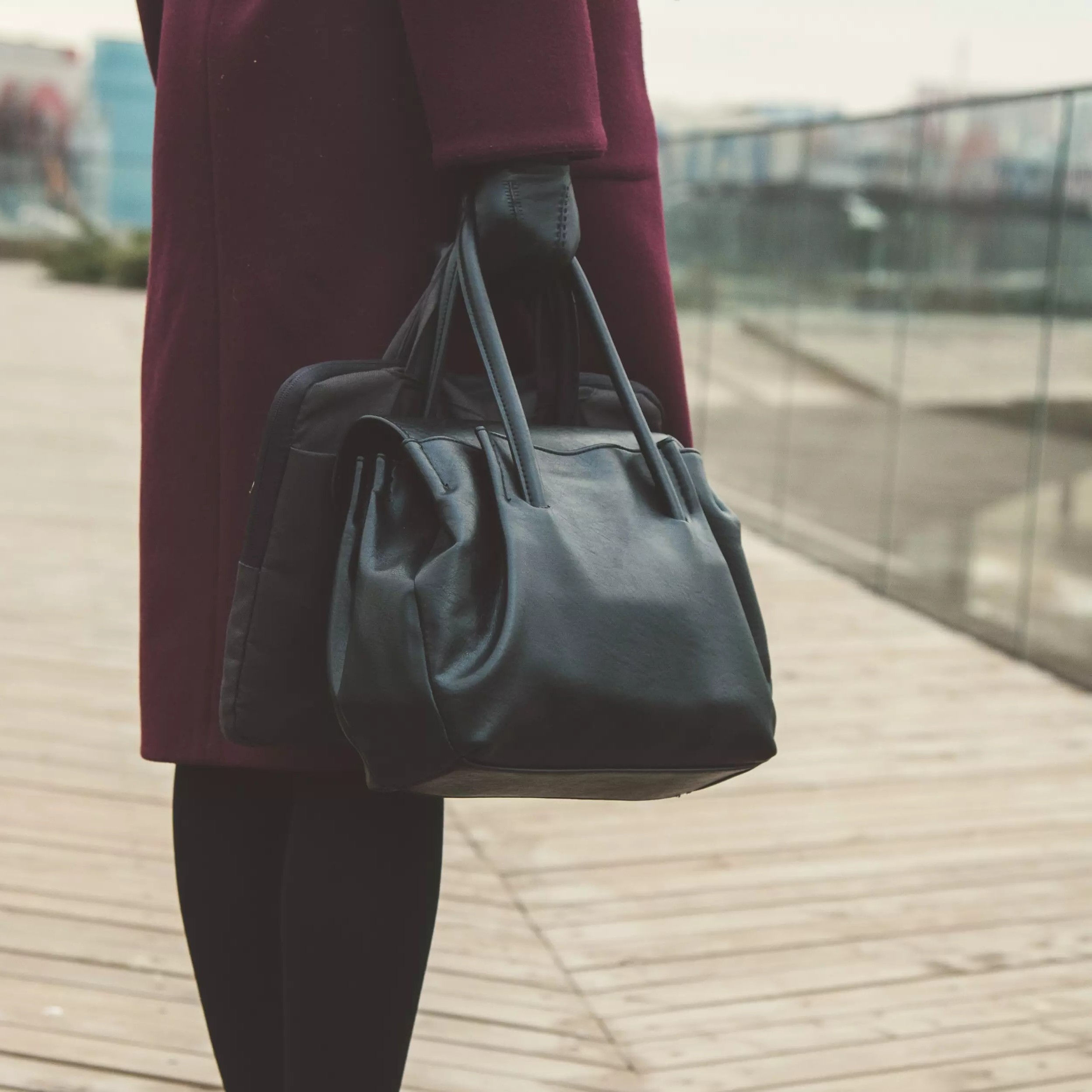 What Is A Hobo Bag? A Comprehensive Guide